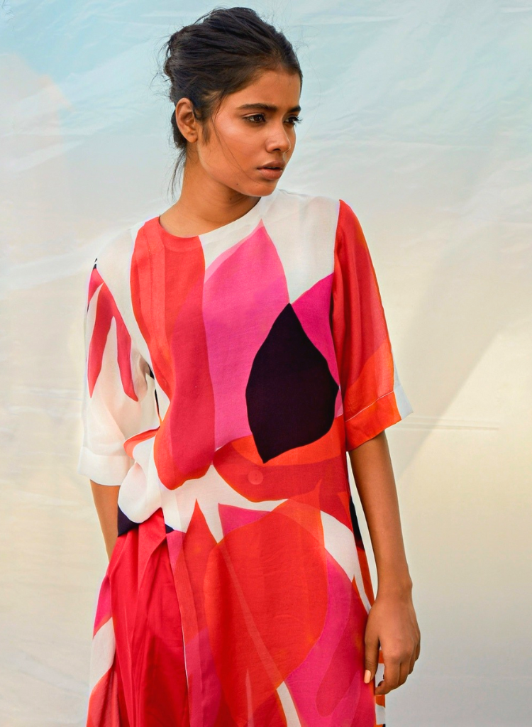 Glass Slit Top – NETE.IN